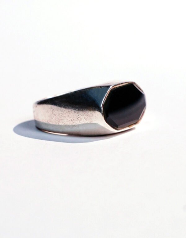 Black Agate (Aqeeq) Ring – Sleek Modern Design – Gemsbymos